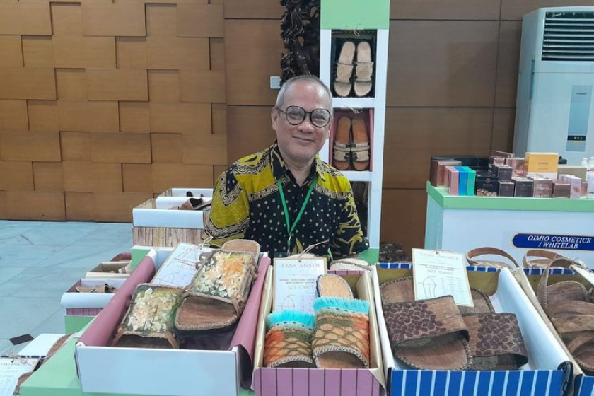 Peluang Bisnis Kerajinan Tangan dari Eceng Gondok yang Menjanjikan Peluang Bisnis Kerajinan Tangan dari Eceng Gondok yang Menjanjikan