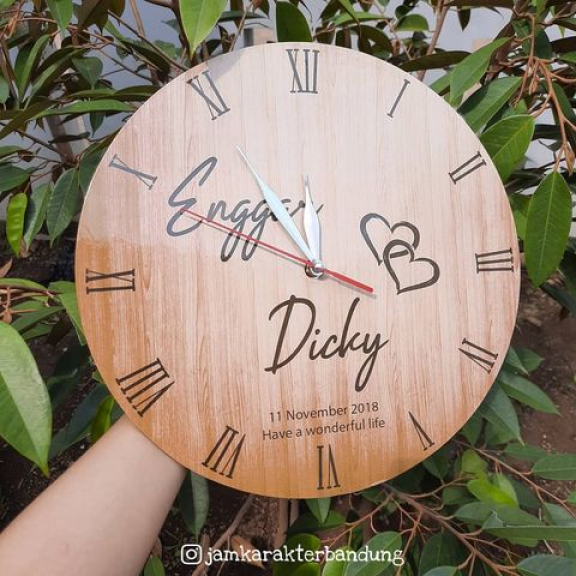 Jam Dinding Kayu