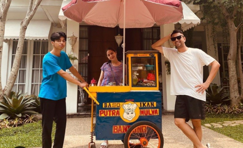 Curhat Dimas Ramadhan pada Raffi Ahmad Soal Bisnis Baksonya Curhat Dimas Ramadhan pada Raffi Ahmad Soal Bisnis Baksonya