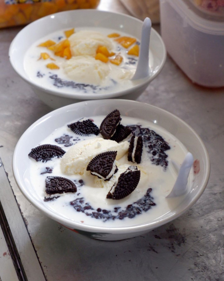 Jual Bubur Ketan Hitam Topping Kekinian, Pria ini raup omzet 8 Juta ...