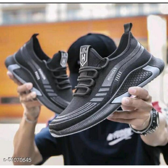sepatu pria / sneaker pria YZY terlaris