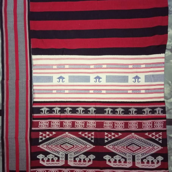 Kain Tenun Sumba Timur (Lau Pahikung)