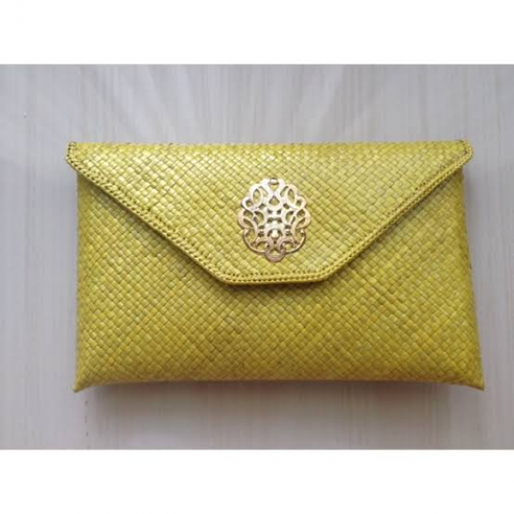 Clutch anyaman pandan