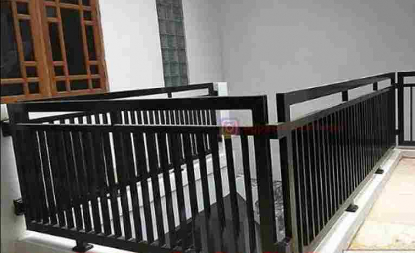 Pagar besi minimalis