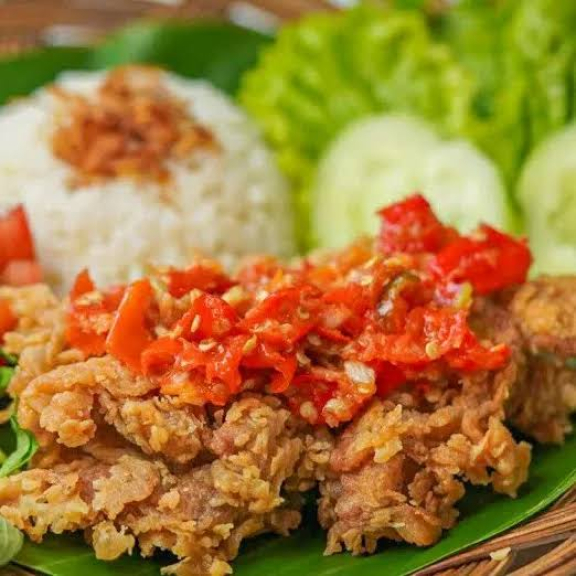 Nasi ayam geprek sambal judes